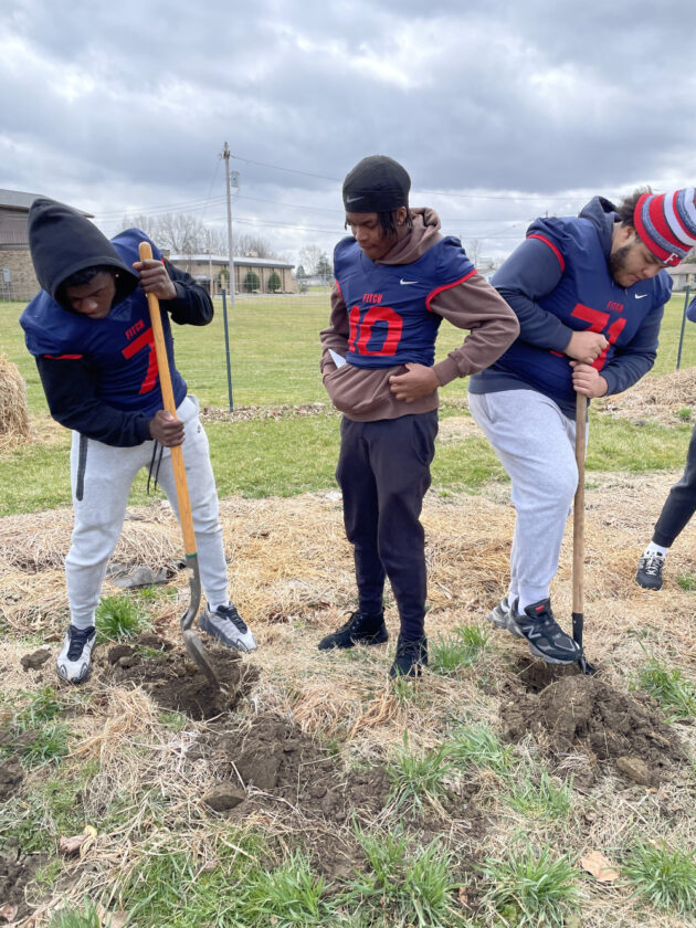 Fitch gridders hit the garden | News, Sports, Jobs - The Vindicator